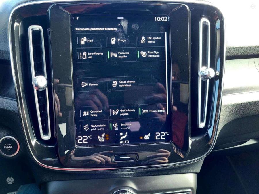 Blue Volvo XC40 2022 in Siauliai, with an engine capacity of 1.48 L and mileage of 101 thousand km for 26500 €, photo 28 on AUTOMOTO.COM.LV