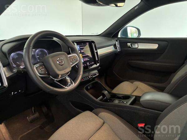 Zils Volvo XC40 2022 Rīga, ar dzinēja tilpumu 1.50 L un nobraukumu 40 tūkst. km par 31490 €, foto 6 vietnē AUTOMOTO.COM.LV