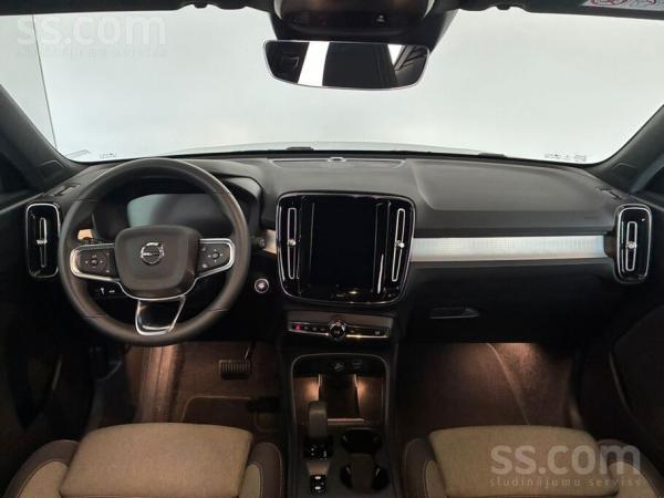 Zils Volvo XC40 2022 Rīga, ar dzinēja tilpumu 1.50 L un nobraukumu 40 tūkst. km par 31490 €, foto 9 vietnē AUTOMOTO.COM.LV