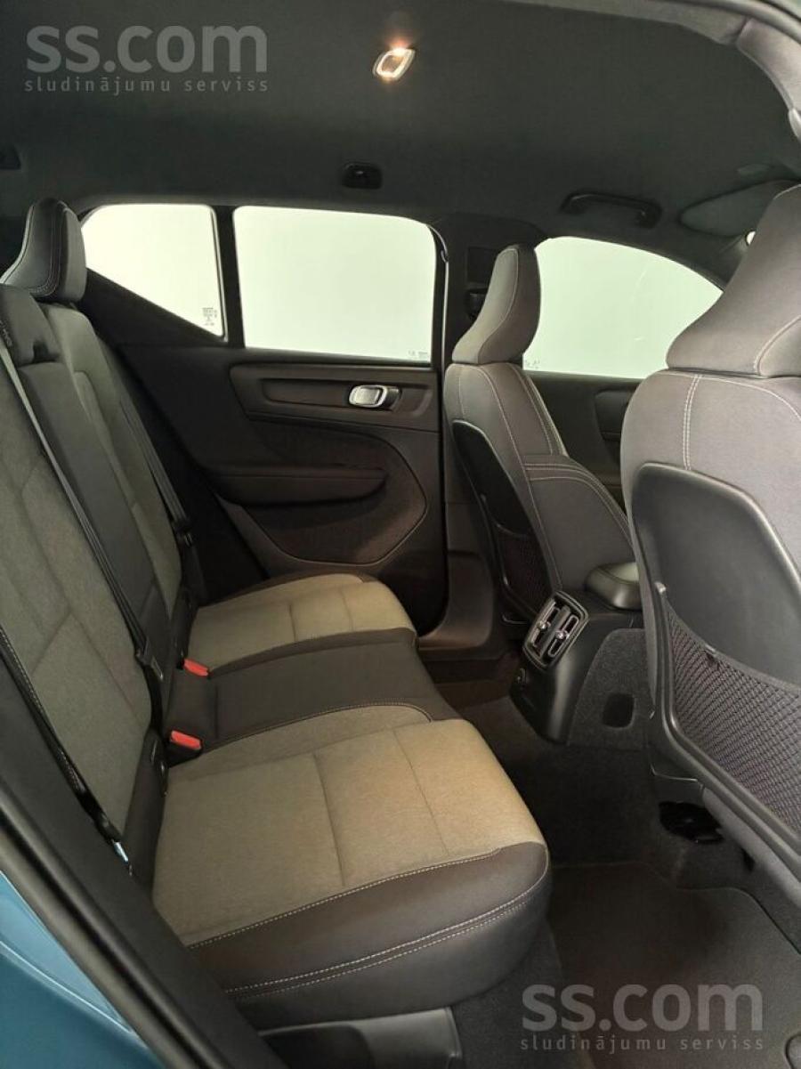 Blue Volvo XC40 2022 in Riga, with an engine capacity of 1.50 L and mileage of 40 thousand km for 31490 €, photo 20 on AUTOMOTO.COM.LV