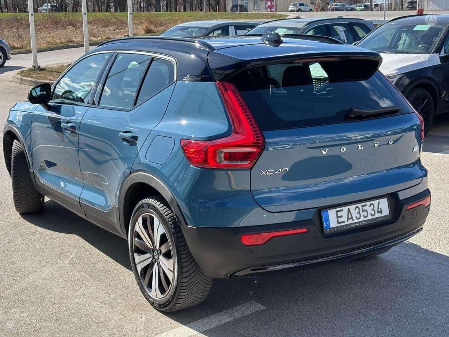 Zils Volvo XC40 2022 Viļņa, ar dzinēja tilpumu 0.00 L un nobraukumu 36 tūkst. km par 30900 €, foto 5 vietnē AUTOMOTO.COM.LV