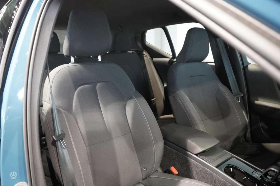 Zils Volvo XC40 2022 Viļņa, ar dzinēja tilpumu 0.00 L un nobraukumu 38 tūkst. km par 30900 €, foto 12 vietnē AUTOMOTO.COM.LV