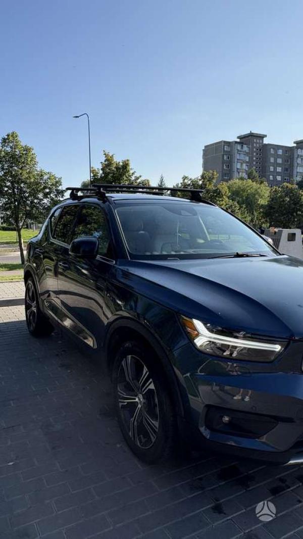 Zils Volvo XC40 2022 Kauņa, ar dzinēja tilpumu 1.97 L un nobraukumu 109 tūkst. km par 14999 €, foto 3 vietnē AUTOMOTO.COM.LV