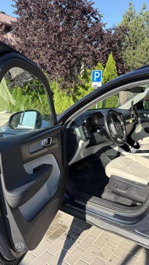 Синий Вольво XC40 2022 в Каунас, объемом двигателя 1.97 л и пробегом 109 тыс. км за 14999 €, фото 16 на AUTOMOTO.COM.LV