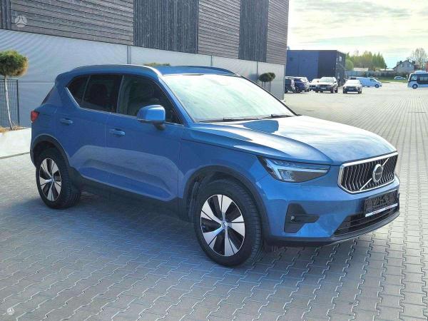 Blue Volvo XC40 2022 in Siauliai, with an engine capacity of 1.48 L and mileage of 101 thousand km for 25750 €, photo 3 on AUTOMOTO.COM.LV