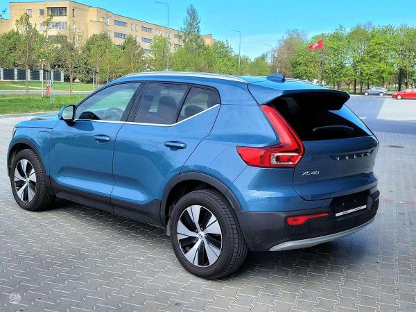 Blue Volvo XC40 2022 in Siauliai, with an engine capacity of 1.48 L and mileage of 101 thousand km for 25750 €, photo 5 on AUTOMOTO.COM.LV