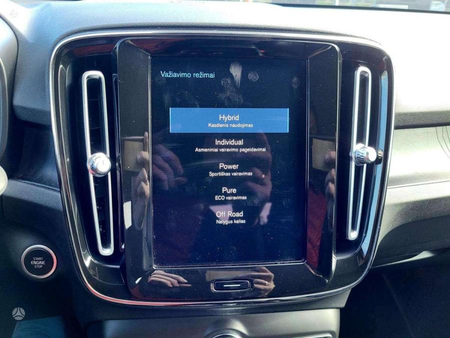 Синий Вольво XC40 2022 в Шяуляй, объемом двигателя 1.48 л и пробегом 101 тыс. км за 25750 €, фото 30 на AUTOMOTO.COM.LV