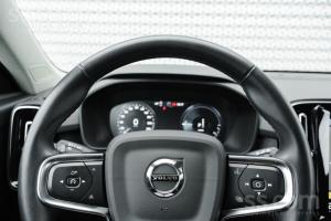 Blue Volvo XC40 2022 in Riga, with an engine capacity of 1.50 L and mileage of 103 thousand km for 26050 €, photo 15 on AUTOMOTO.COM.LV