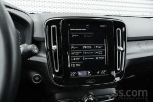 Blue Volvo XC40 2022 in Riga, with an engine capacity of 1.50 L and mileage of 103 thousand km for 26050 €, photo 17 on AUTOMOTO.COM.LV