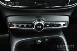 Blue Volvo XC40 2022 in Riga, with an engine capacity of 1.50 L and mileage of 103 thousand km for 26050 €, photo 23 on AUTOMOTO.COM.LV