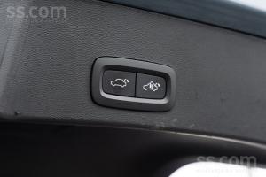 Blue Volvo XC40 2022 in Riga, with an engine capacity of 1.50 L and mileage of 103 thousand km for 26050 €, photo 28 on AUTOMOTO.COM.LV