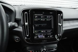 Blue Volvo XC40 2022 in Marupe, with an engine capacity of 1.50 L and mileage of 103 thousand km for 27200 €, photo 16 on AUTOMOTO.COM.LV