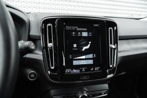 Blue Volvo XC40 2022 in Marupe, with an engine capacity of 1.50 L and mileage of 103 thousand km for 27200 €, photo 20 on AUTOMOTO.COM.LV