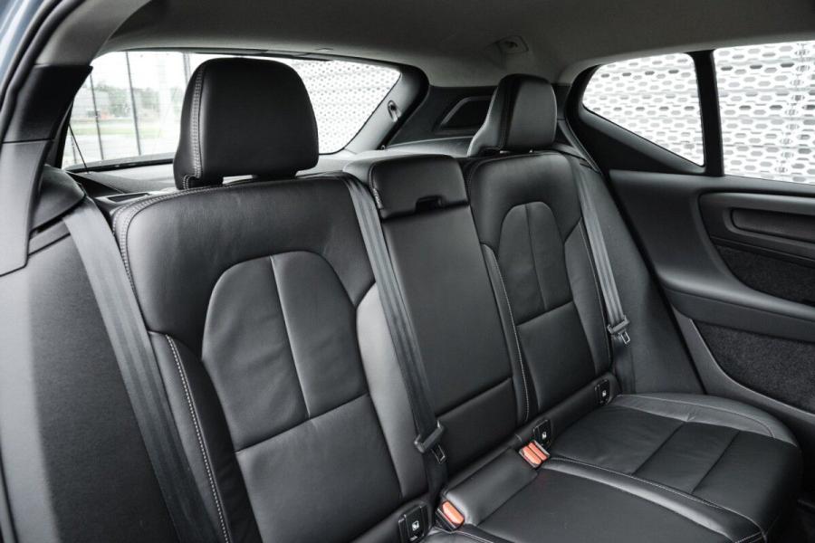 Blue Volvo XC40 2022 in Marupe, with an engine capacity of 1.50 L and mileage of 103 thousand km for 27200 €, photo 26 on AUTOMOTO.COM.LV