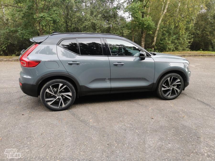 Синий Вольво XC40 2022 в Плунге, объемом двигателя 2.00 л и пробегом 35 тыс. км за 23300 €, фото 6 на AUTOMOTO.COM.LV