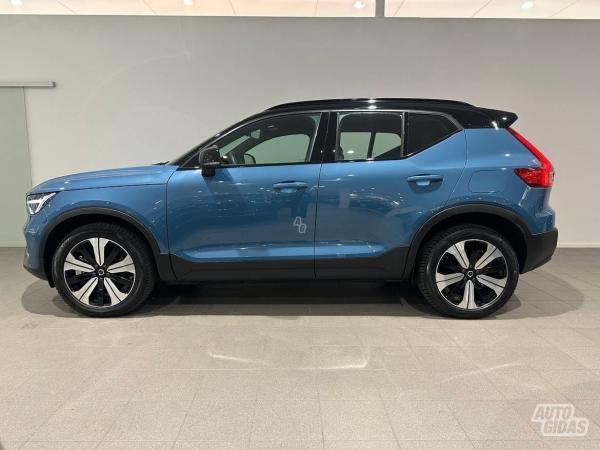 Blue Volvo XC40 2023 in Kaunas, with an engine capacity of 0.00 L and mileage of 32 thousand km for 35739 €, photo 2 on AUTOMOTO.COM.LV