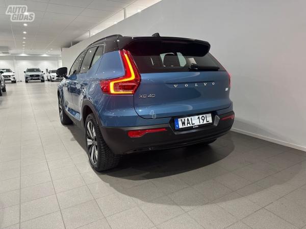 Blue Volvo XC40 2023 in Kaunas, with an engine capacity of 0.00 L and mileage of 32 thousand km for 35739 €, photo 4 on AUTOMOTO.COM.LV
