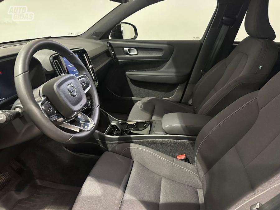 Blue Volvo XC40 2023 in Kaunas, with an engine capacity of 0.00 L and mileage of 32 thousand km for 35739 €, photo 9 on AUTOMOTO.COM.LV