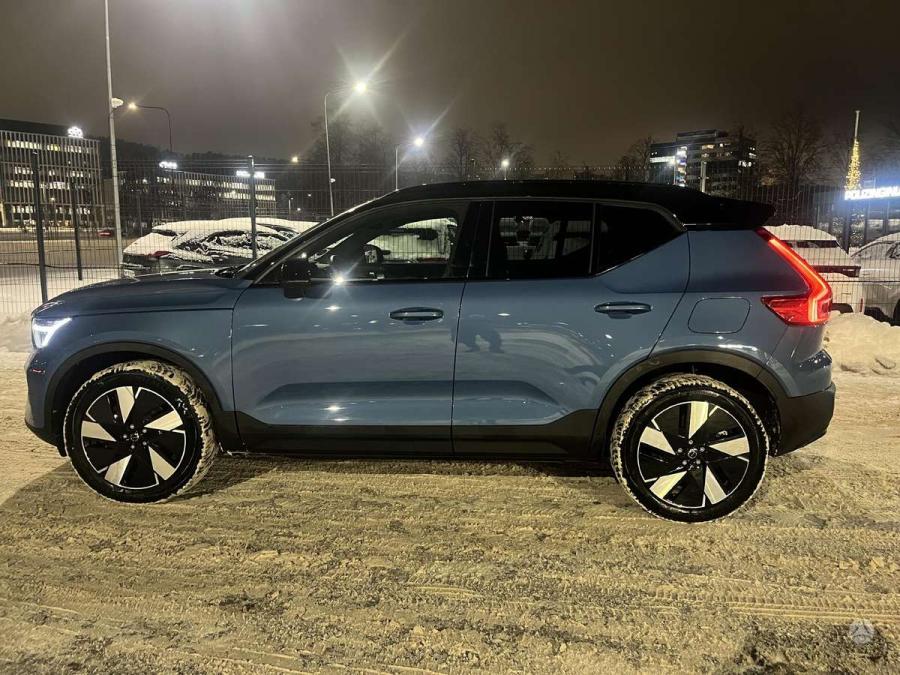 Blue Volvo XC40 2023 in Vilnius, with an engine capacity of 0.00 L and mileage of 9 thousand km for 32900 €, photo 5 on AUTOMOTO.COM.LV