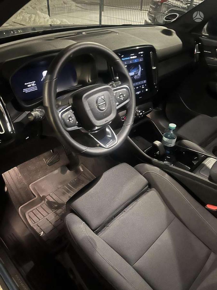 Blue Volvo XC40 2023 in Vilnius, with an engine capacity of 0.00 L and mileage of 9 thousand km for 32900 €, photo 6 on AUTOMOTO.COM.LV