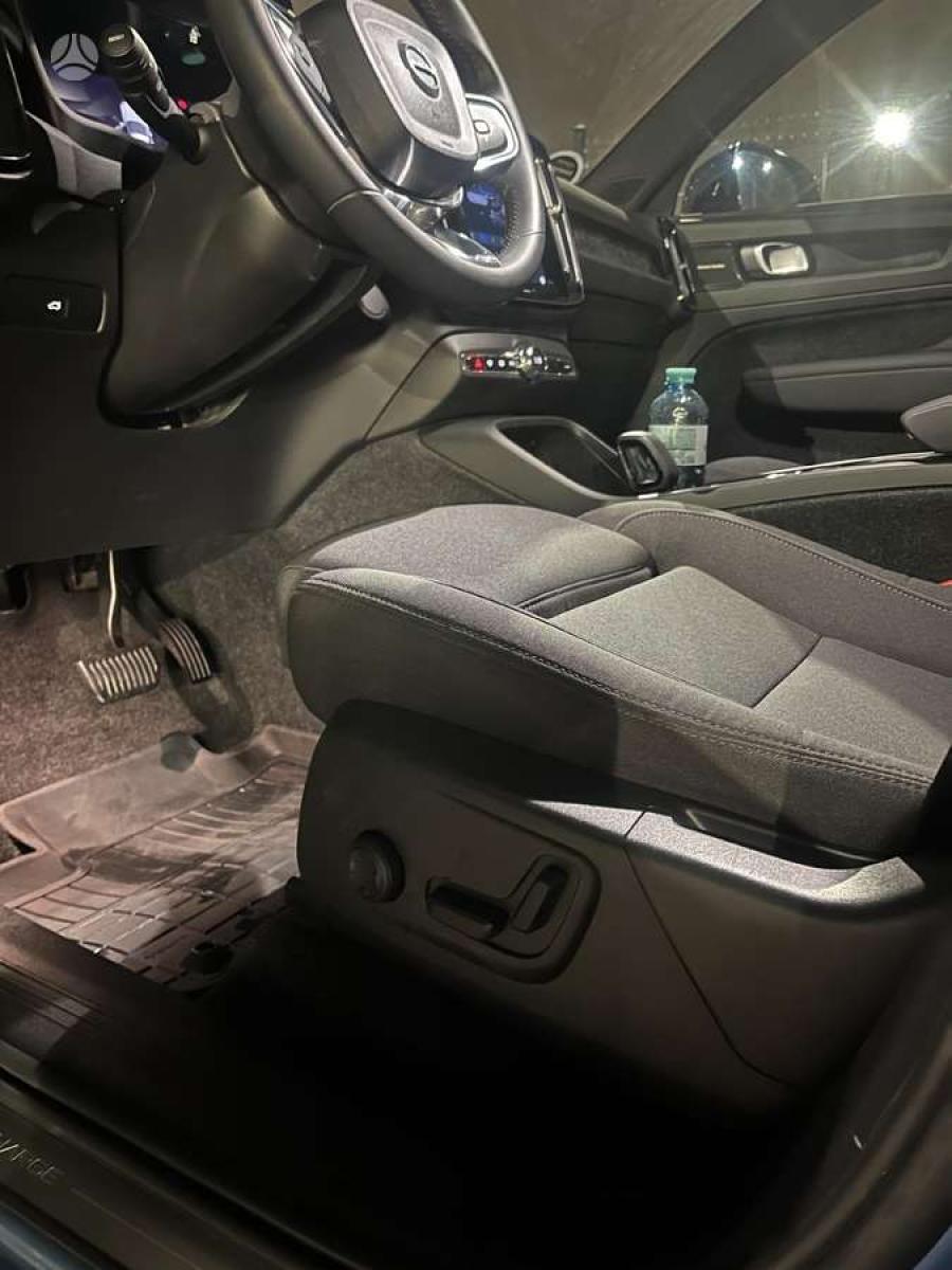 Blue Volvo XC40 2023 in Vilnius, with an engine capacity of 0.00 L and mileage of 9 thousand km for 32900 €, photo 7 on AUTOMOTO.COM.LV