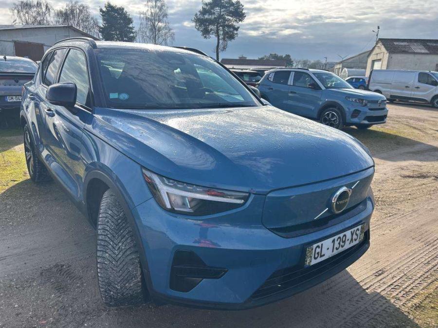 Blue Volvo XC40 2023 in Vilnius, with an engine capacity of 0.00 L and mileage of 142 thousand km for 21500 €, photo 3 on AUTOMOTO.COM.LV