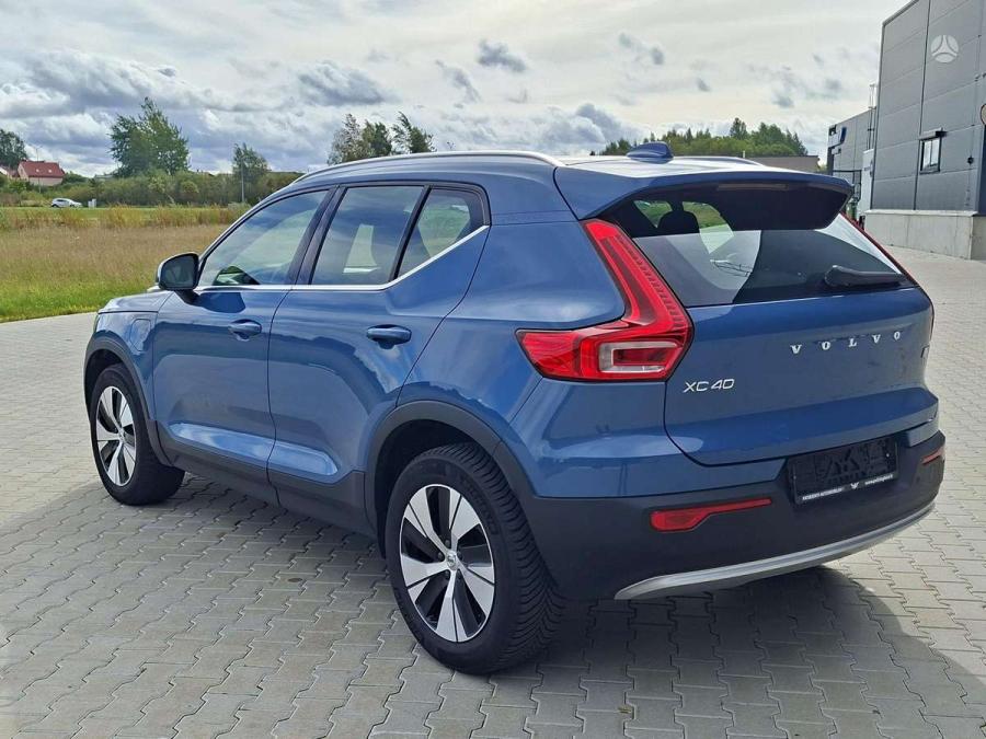 Zils Volvo XC40 2023 Šauļi, ar dzinēja tilpumu 1.48 L un nobraukumu 141 tūkst. km par 25500 €, foto 5 vietnē AUTOMOTO.COM.LV