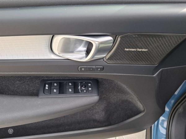 Zils Volvo XC40 2023 Šauļi, ar dzinēja tilpumu 1.48 L un nobraukumu 141 tūkst. km par 25500 €, foto 11 vietnē AUTOMOTO.COM.LV