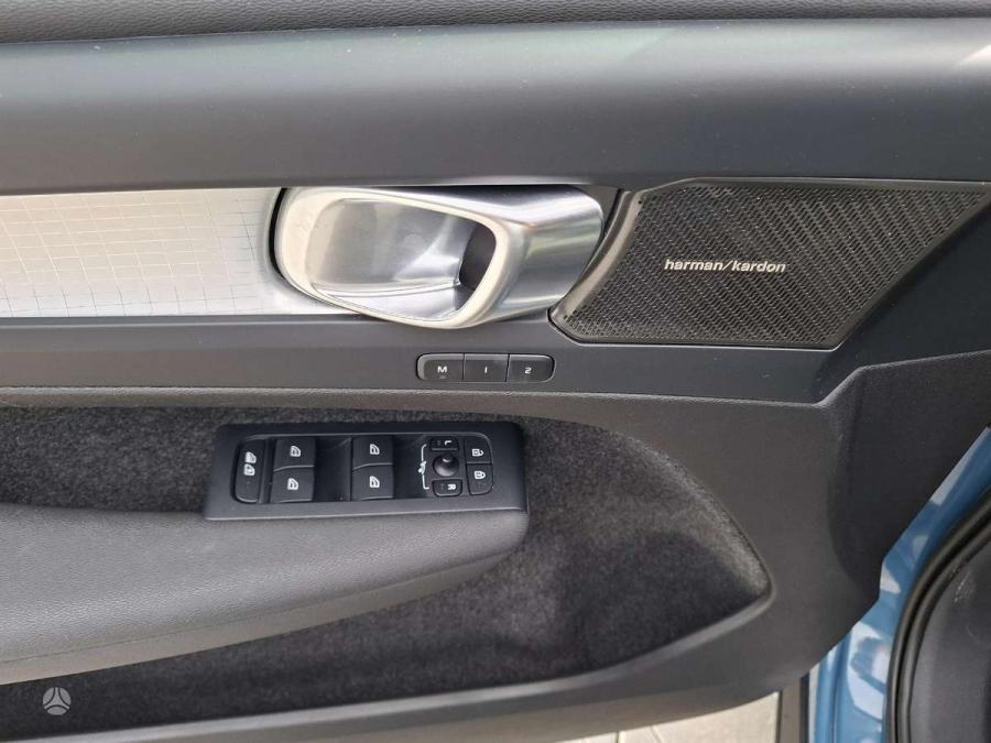 Zils Volvo XC40 2023 Šauļi, ar dzinēja tilpumu 1.48 L un nobraukumu 141 tūkst. km par 25500 €, foto 11 vietnē AUTOMOTO.COM.LV