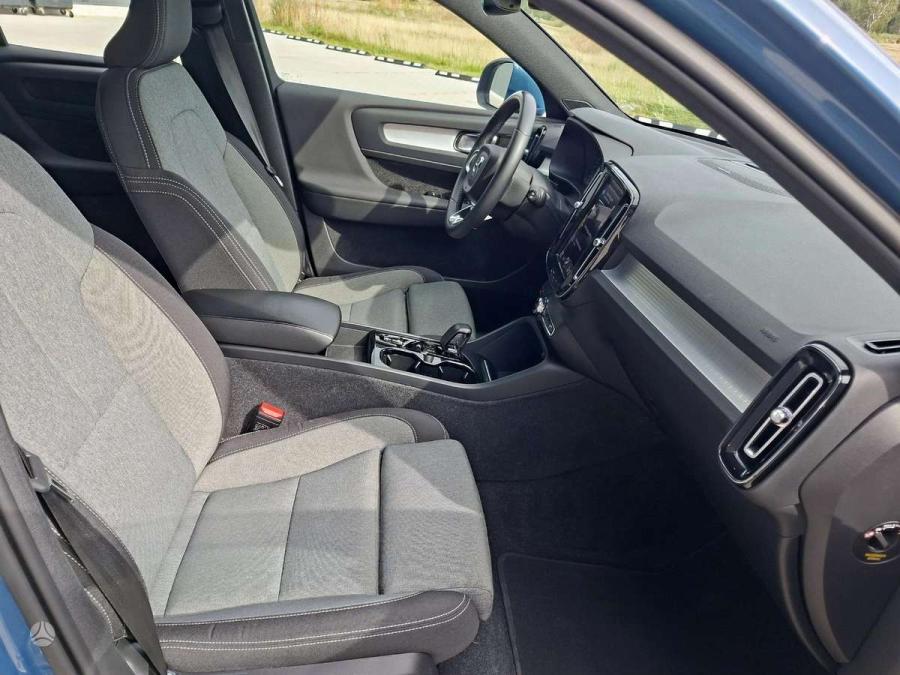 Zils Volvo XC40 2023 Šauļi, ar dzinēja tilpumu 1.48 L un nobraukumu 141 tūkst. km par 25500 €, foto 15 vietnē AUTOMOTO.COM.LV