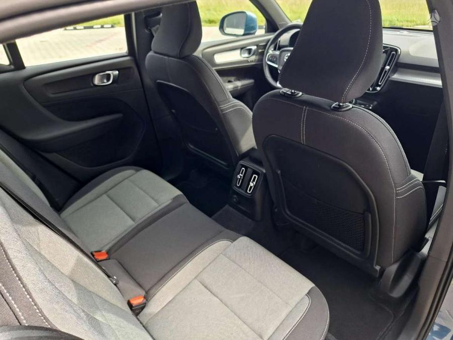 Zils Volvo XC40 2023 Šauļi, ar dzinēja tilpumu 1.48 L un nobraukumu 141 tūkst. km par 25500 €, foto 20 vietnē AUTOMOTO.COM.LV