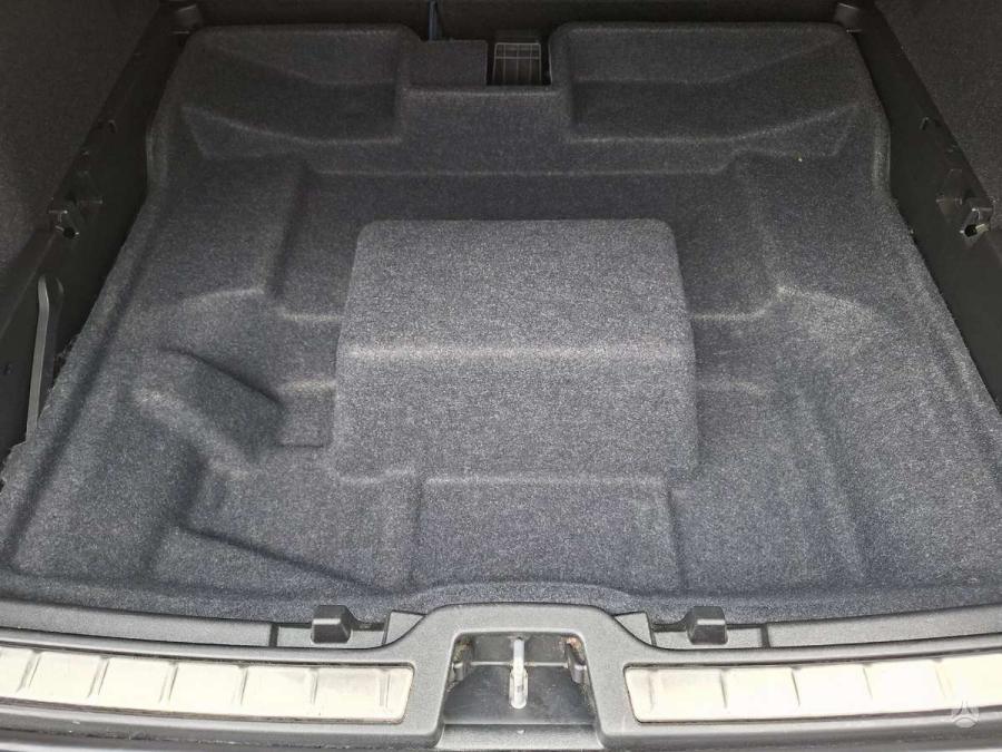 Zils Volvo XC40 2023 Šauļi, ar dzinēja tilpumu 1.48 L un nobraukumu 141 tūkst. km par 25500 €, foto 23 vietnē AUTOMOTO.COM.LV
