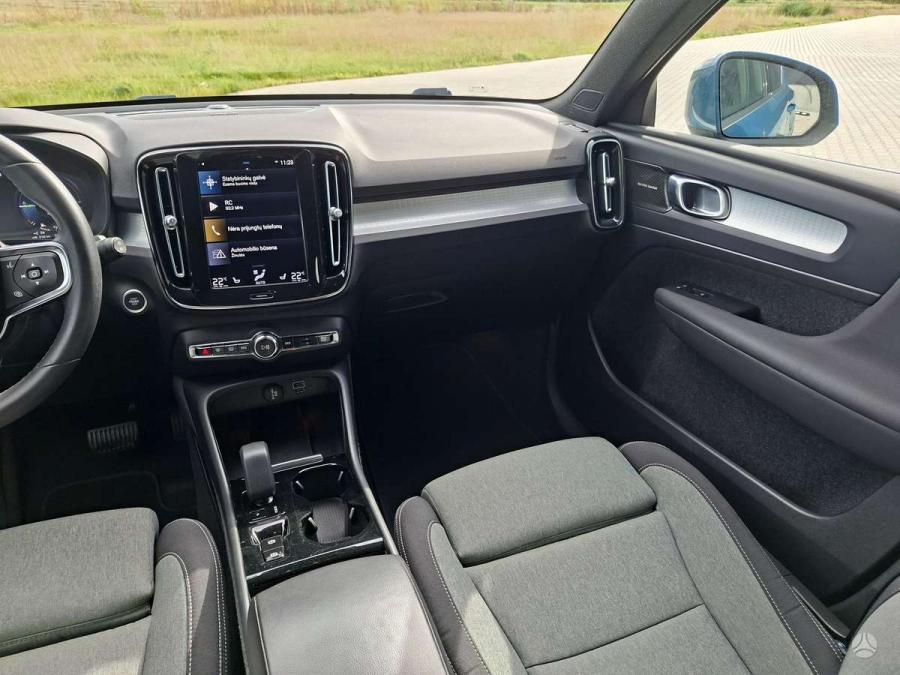 Zils Volvo XC40 2023 Šauļi, ar dzinēja tilpumu 1.48 L un nobraukumu 141 tūkst. km par 25500 €, foto 28 vietnē AUTOMOTO.COM.LV