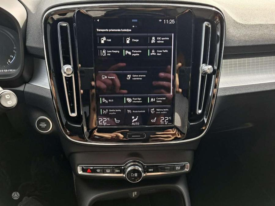 Zils Volvo XC40 2023 Šauļi, ar dzinēja tilpumu 1.48 L un nobraukumu 141 tūkst. km par 25500 €, foto 29 vietnē AUTOMOTO.COM.LV