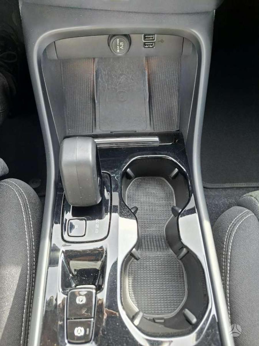 Zils Volvo XC40 2023 Šauļi, ar dzinēja tilpumu 1.48 L un nobraukumu 141 tūkst. km par 25500 €, foto 33 vietnē AUTOMOTO.COM.LV
