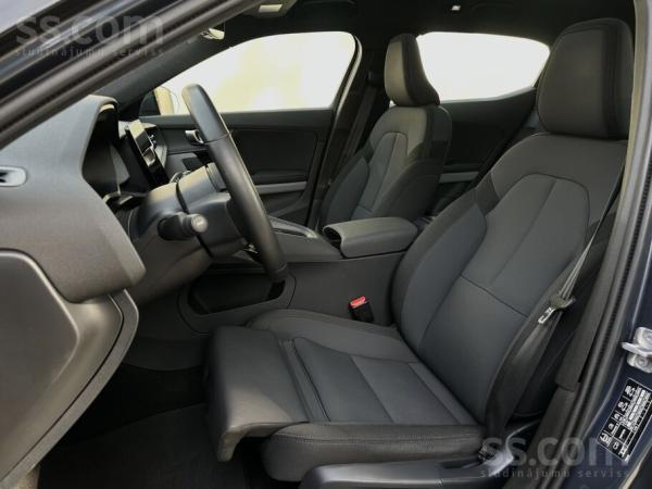 Синий Вольво XC40 2022 в Рига, объемом двигателя 0.00 л и пробегом 52 тыс. км за 23880 €, фото 8 на AUTOMOTO.COM.LV
