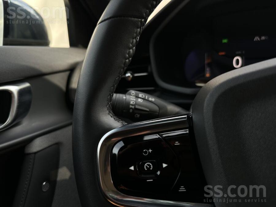 Blue Volvo XC40 2022 in Riga, with an engine capacity of 0.00 L and mileage of 52 thousand km for 23880 €, photo 14 on AUTOMOTO.COM.LV
