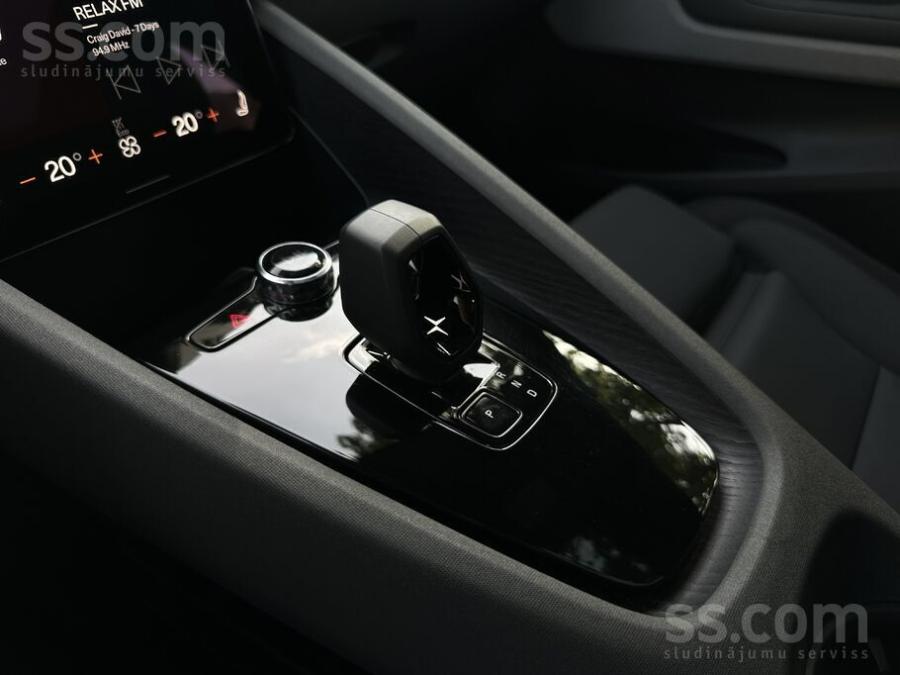 Blue Volvo XC40 2022 in Riga, with an engine capacity of 0.00 L and mileage of 52 thousand km for 23880 €, photo 23 on AUTOMOTO.COM.LV