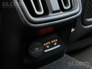 Blue Volvo XC40 2022 in Riga, with an engine capacity of 0.00 L and mileage of 52 thousand km for 23880 €, photo 28 on AUTOMOTO.COM.LV