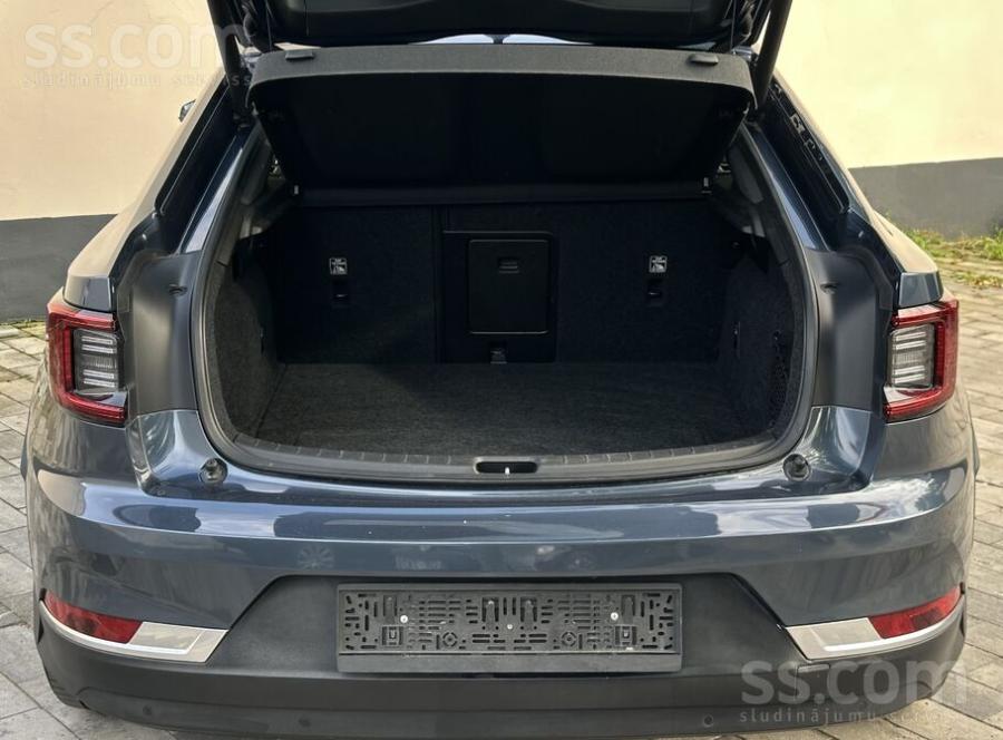 Blue Volvo XC40 2022 in Riga, with an engine capacity of 0.00 L and mileage of 52 thousand km for 23880 €, photo 33 on AUTOMOTO.COM.LV