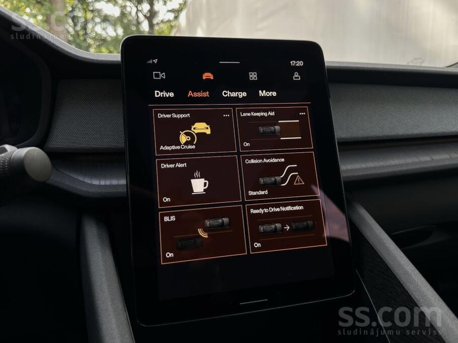 Blue Volvo XC40 2022 in Riga, with an engine capacity of 2.00 L and mileage of 52 thousand km for 27880 €, photo 20 on AUTOMOTO.COM.LV