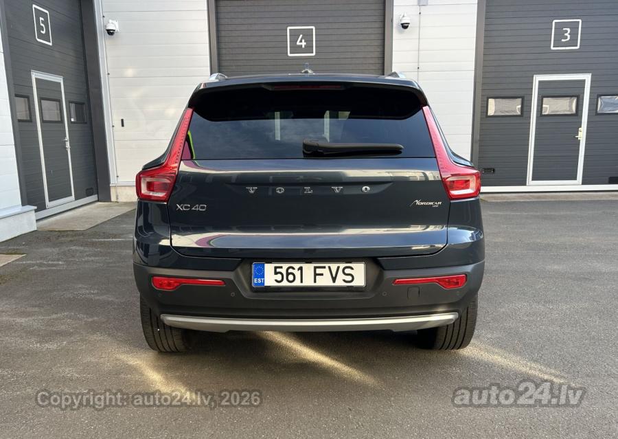 Zils Volvo XC40 2021 Tallina, ar dzinēja tilpumu 1.50 L un nobraukumu 141 tūkst. km par 20000 €, foto 4 vietnē AUTOMOTO.COM.LV