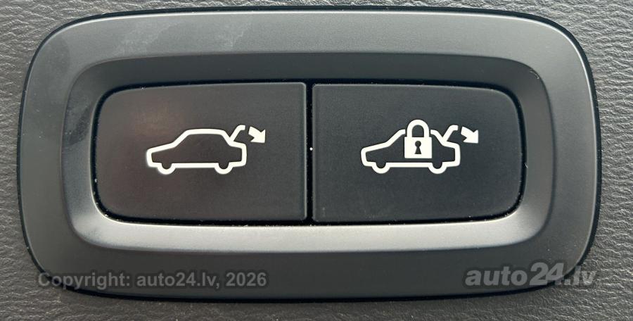 Zils Volvo XC40 2021 Tallina, ar dzinēja tilpumu 1.50 L un nobraukumu 141 tūkst. km par 20000 €, foto 11 vietnē AUTOMOTO.COM.LV