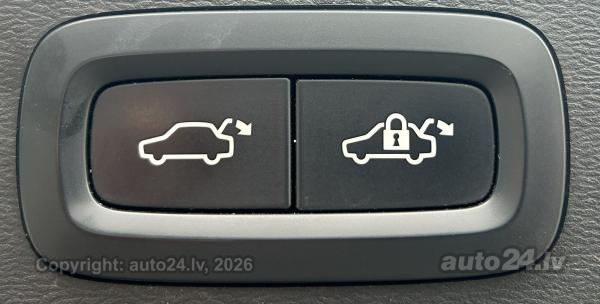 Zils Volvo XC40 2021 Tallina, ar dzinēja tilpumu 1.50 L un nobraukumu 141 tūkst. km par 20000 €, foto 11 vietnē AUTOMOTO.COM.LV