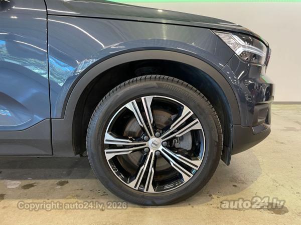 Zils Volvo XC40 2022 Tallina, ar dzinēja tilpumu 1.50 L un nobraukumu 48 tūkst. km par 28490 €, foto 5 vietnē AUTOMOTO.COM.LV