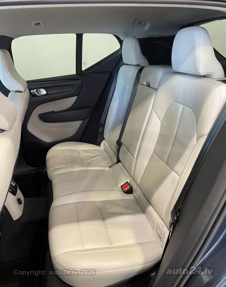Zils Volvo XC40 2022 Tallina, ar dzinēja tilpumu 1.50 L un nobraukumu 48 tūkst. km par 28490 €, foto 9 vietnē AUTOMOTO.COM.LV