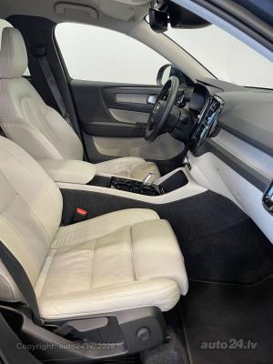Zils Volvo XC40 2022 Tallina, ar dzinēja tilpumu 1.50 L un nobraukumu 48 tūkst. km par 28490 €, foto 10 vietnē AUTOMOTO.COM.LV