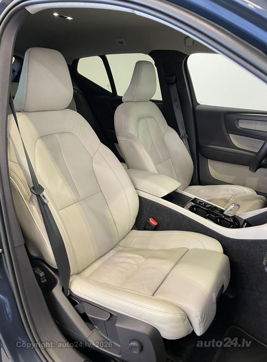 Zils Volvo XC40 2022 Tallina, ar dzinēja tilpumu 1.50 L un nobraukumu 48 tūkst. km par 28490 €, foto 11 vietnē AUTOMOTO.COM.LV