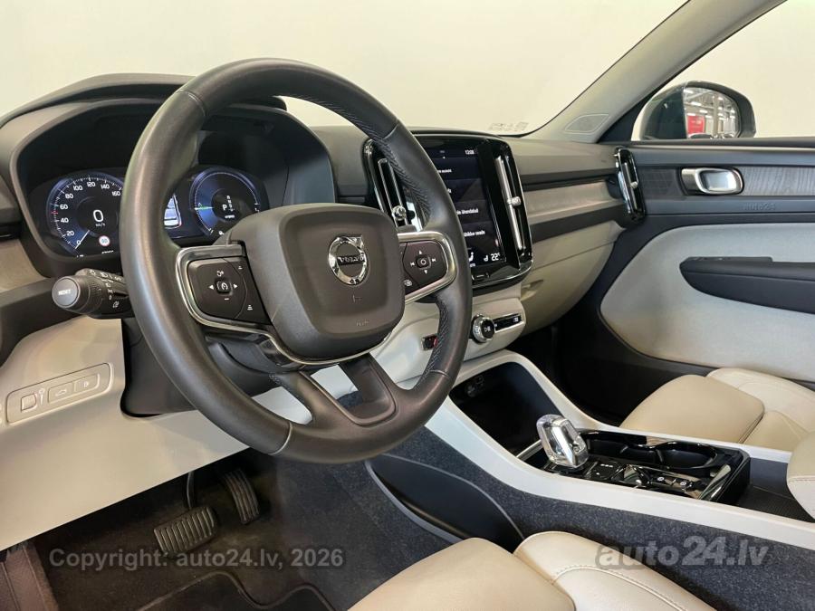 Zils Volvo XC40 2022 Tallina, ar dzinēja tilpumu 1.50 L un nobraukumu 48 tūkst. km par 28490 €, foto 19 vietnē AUTOMOTO.COM.LV