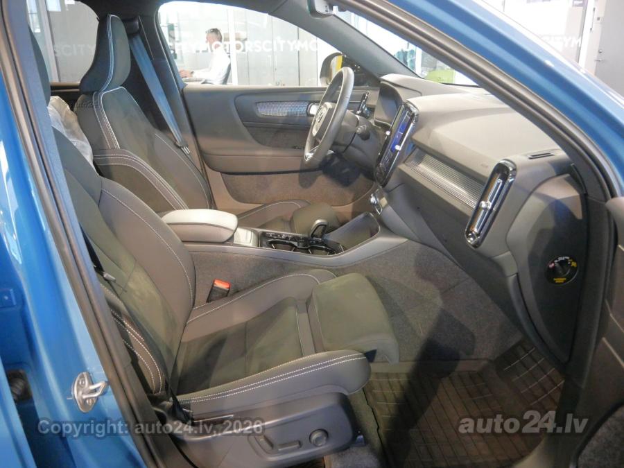 Zils Volvo XC40 2023 Tallina, ar dzinēja tilpumu 2.00 L un nobraukumu 50 tūkst. km par 29990 €, foto 12 vietnē AUTOMOTO.COM.LV